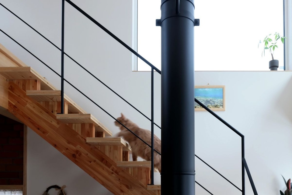 コンパクトで使いやすい、自然素材の温もりあふれる家 小樽T邸／丸三ホクシン建設 | いえズーム（iezoom）